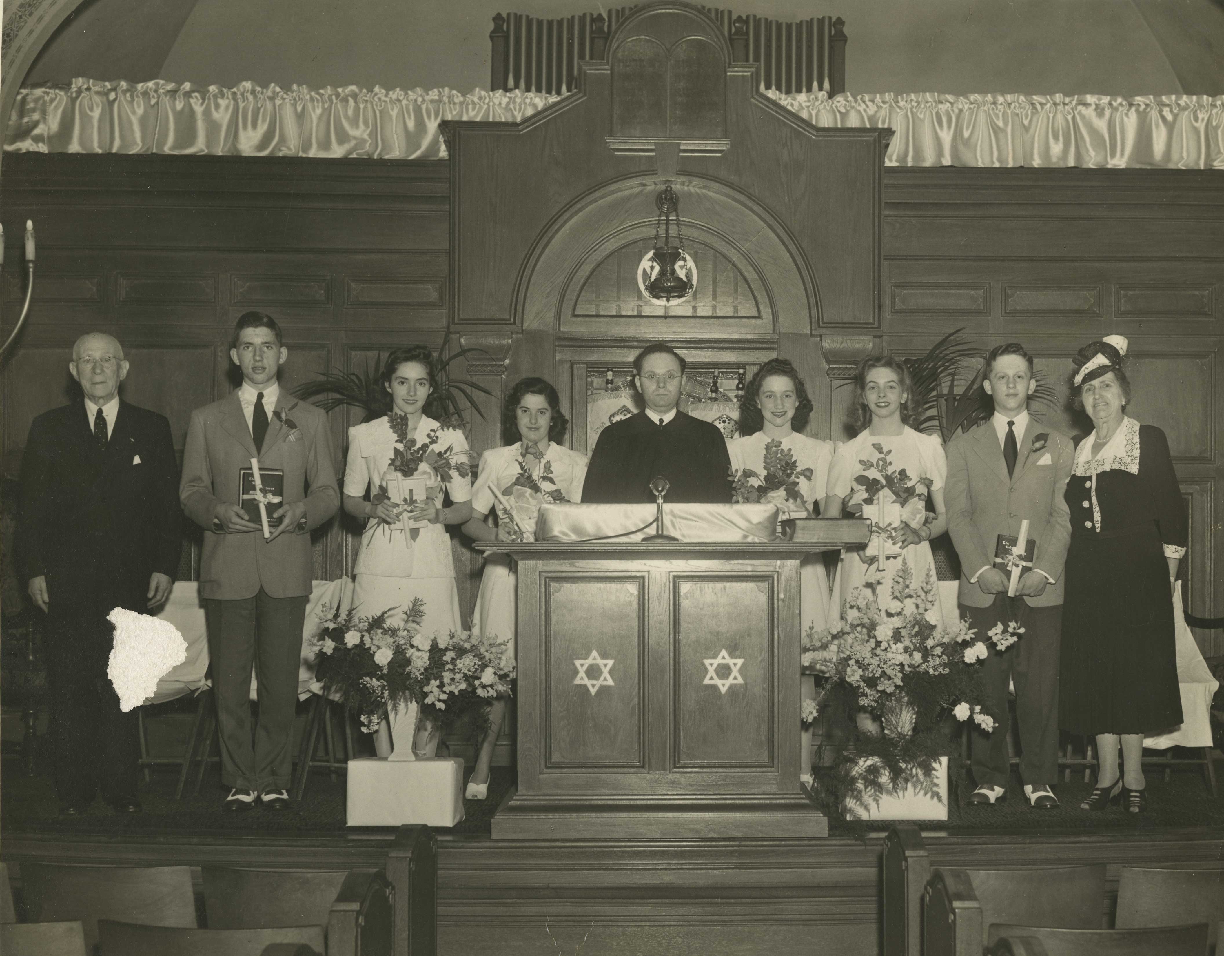 Temple Israel confirmation 1942 - Rauh Jewish Archives
