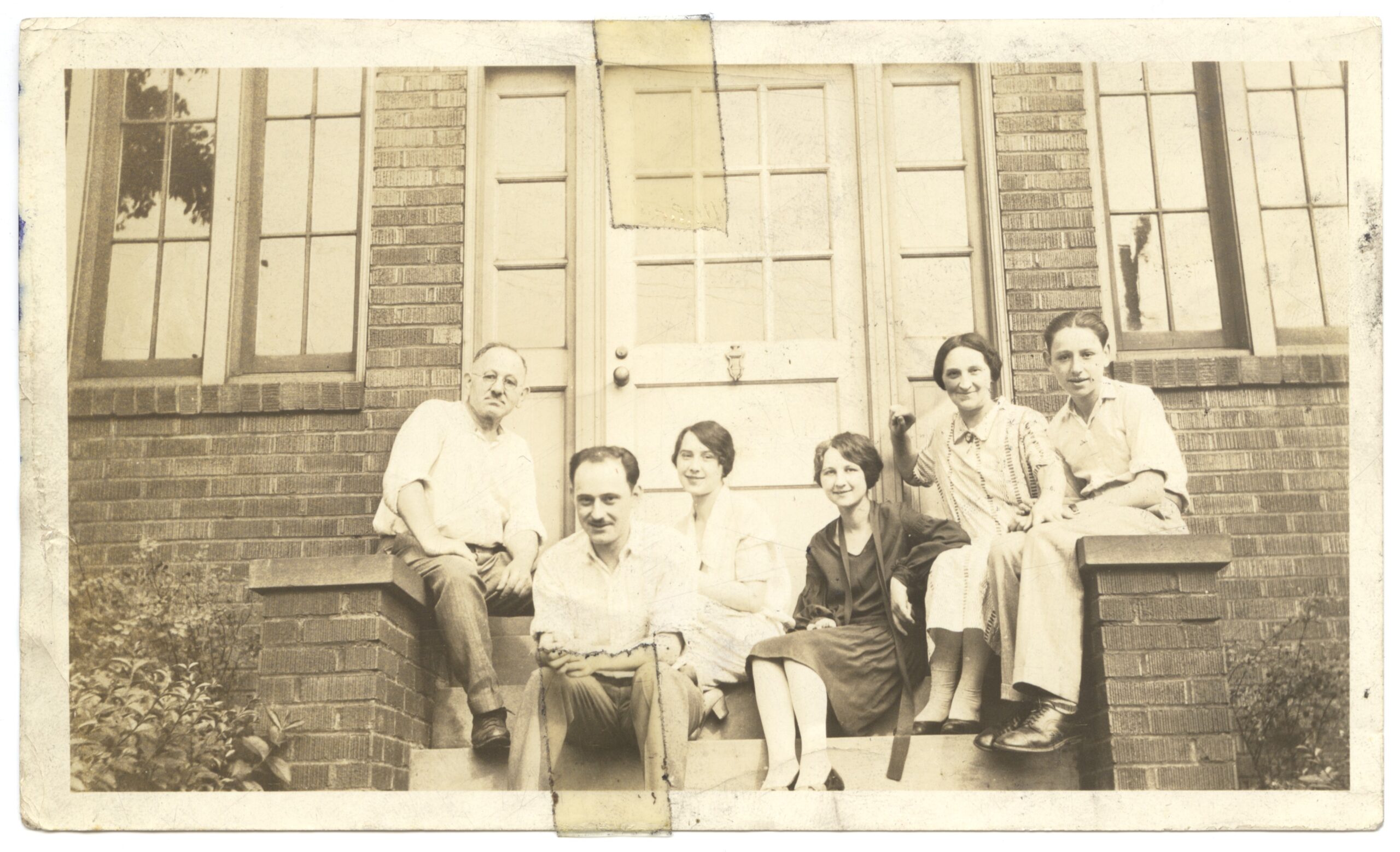Hechtman Family (1) - Rauh Jewish Archives