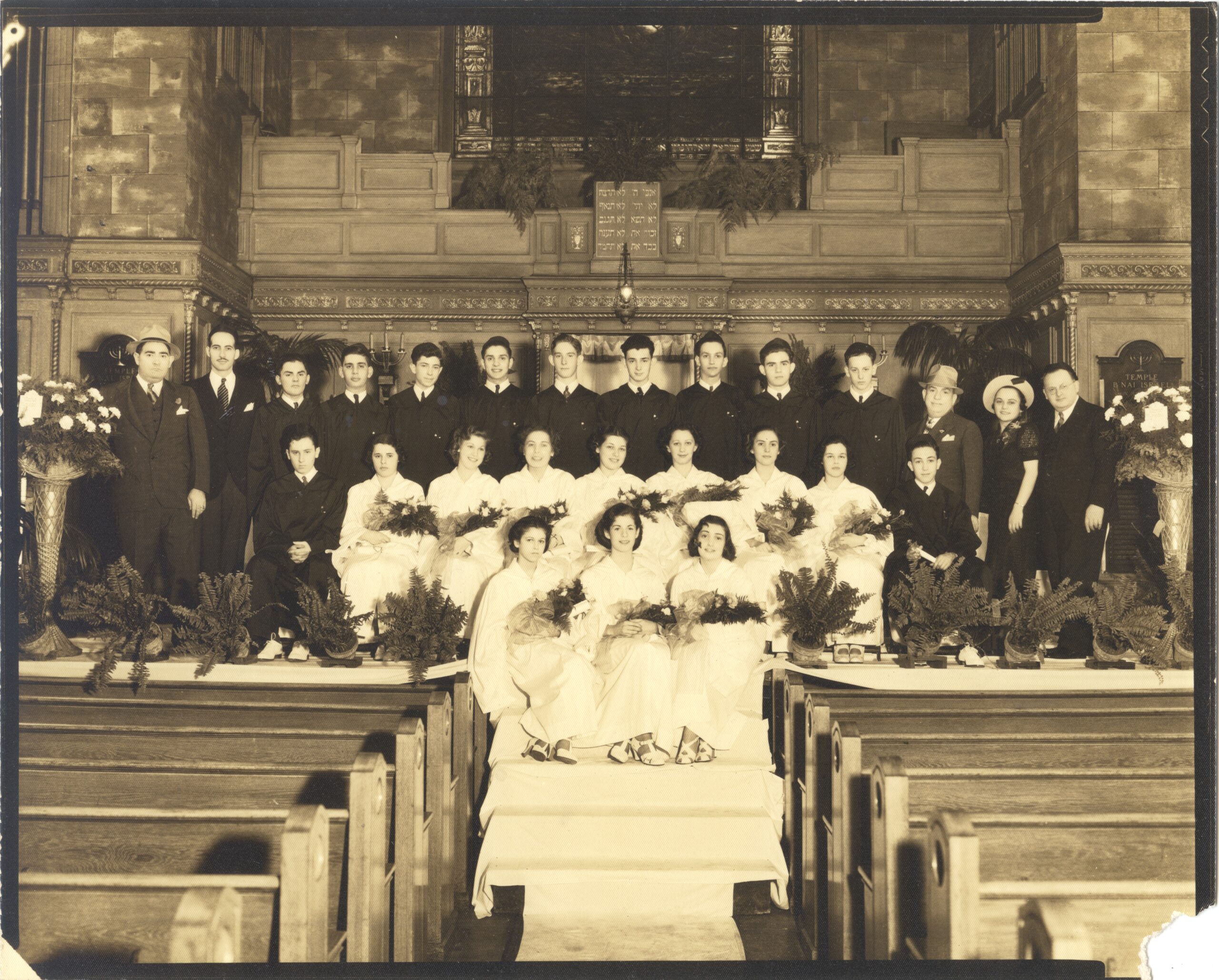 Temple B'nai Israel Confirmation Class (1937) - Rauh Jewish Archives