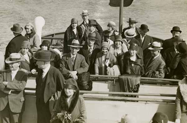 Boarding the Berengaria - Rauh Jewish Archives